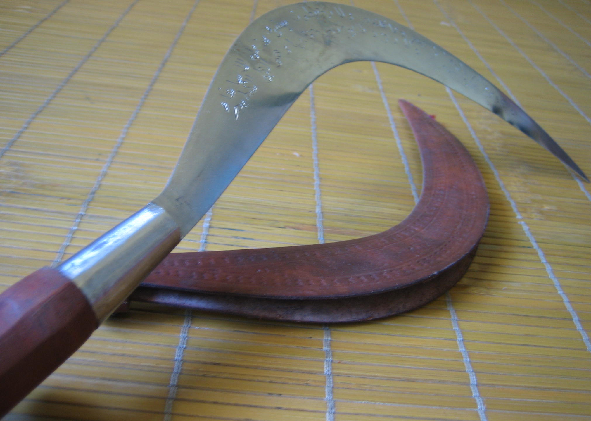 Clurit senjata tradisional yang berasal dari ? - UtakAtikOtak.com